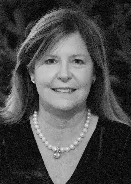 Anne Berry photographs evocative portraits of primates in “Behind Glass ...