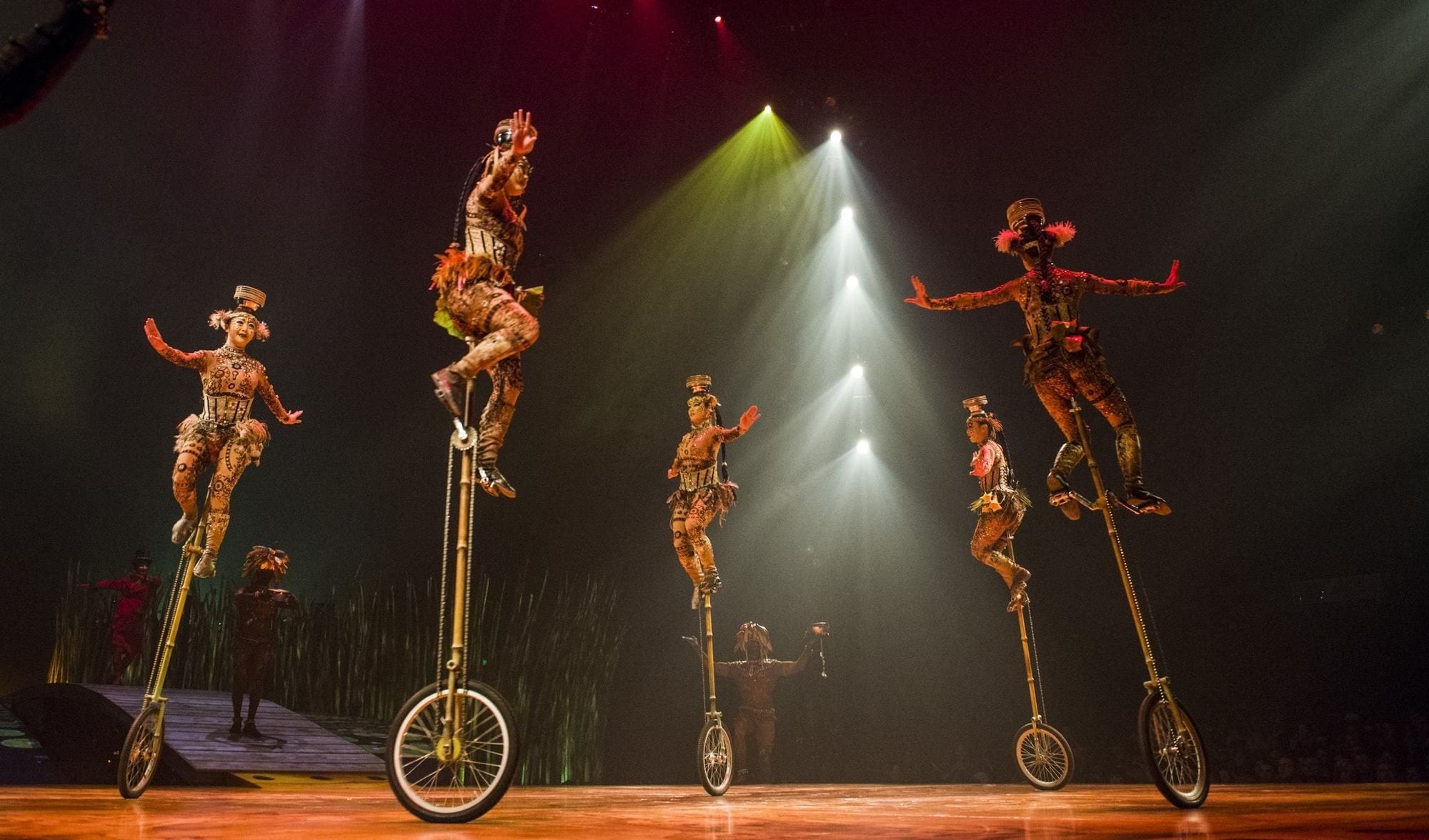 Review: Cirque du Soleil makes all the right moves under the big tent ...