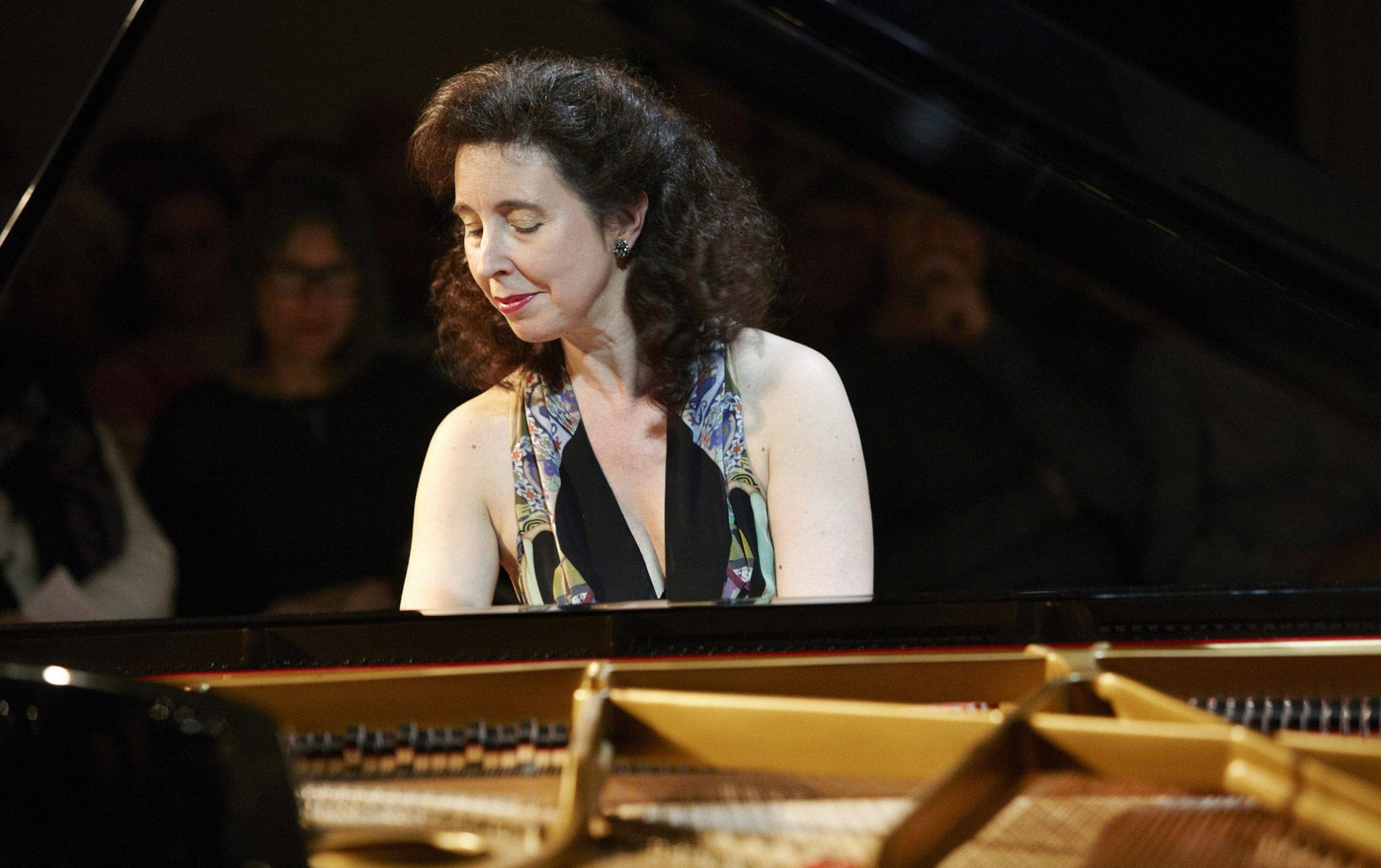 Review: Pianist Angela Hewitt puts modern twists on Scarlatti and Bach ...