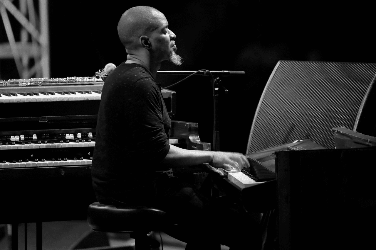 Tributes pour in after the loss of Atlanta musician Kofi Burbridge ...