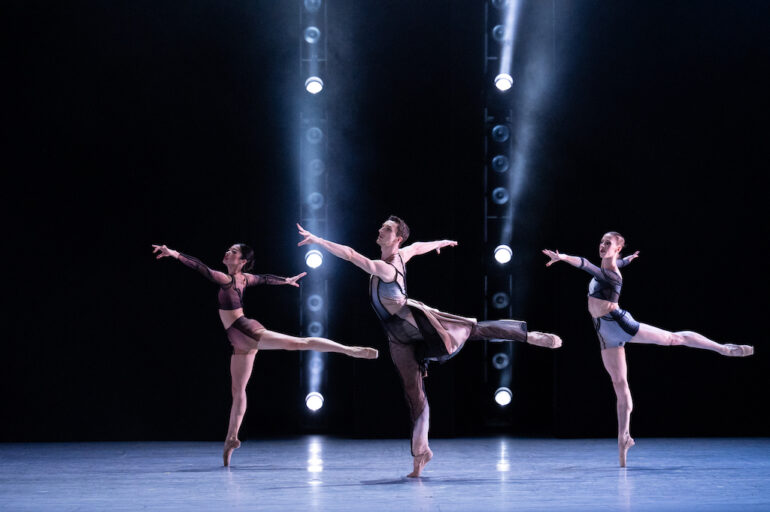 Review: Atlanta Ballet's new "Corridors" rich with drama, tension ...