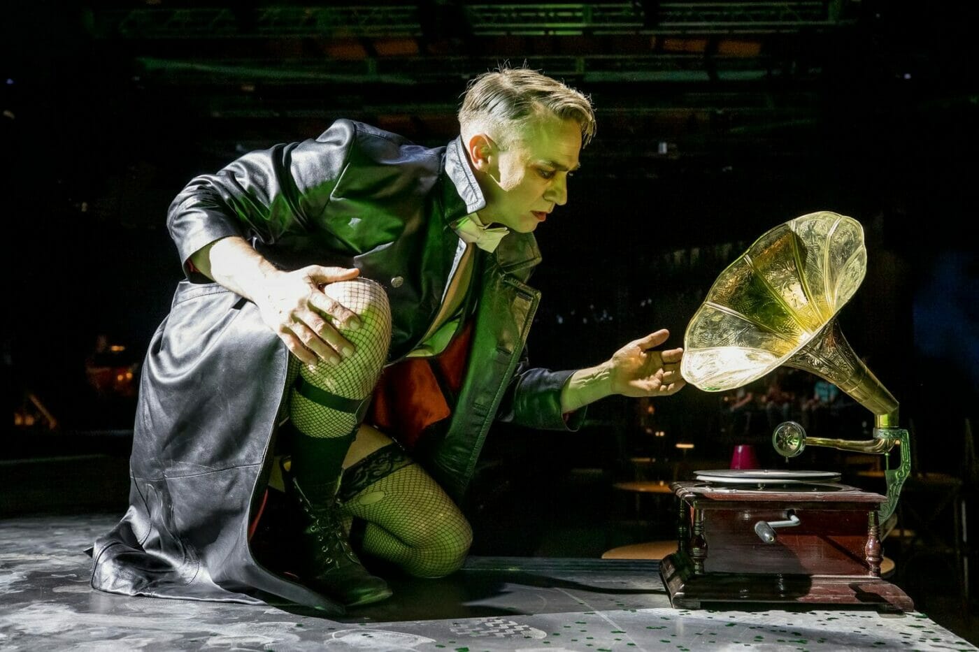 Review: The Atlanta Opera stages an often powerful version of “Cabaret ...