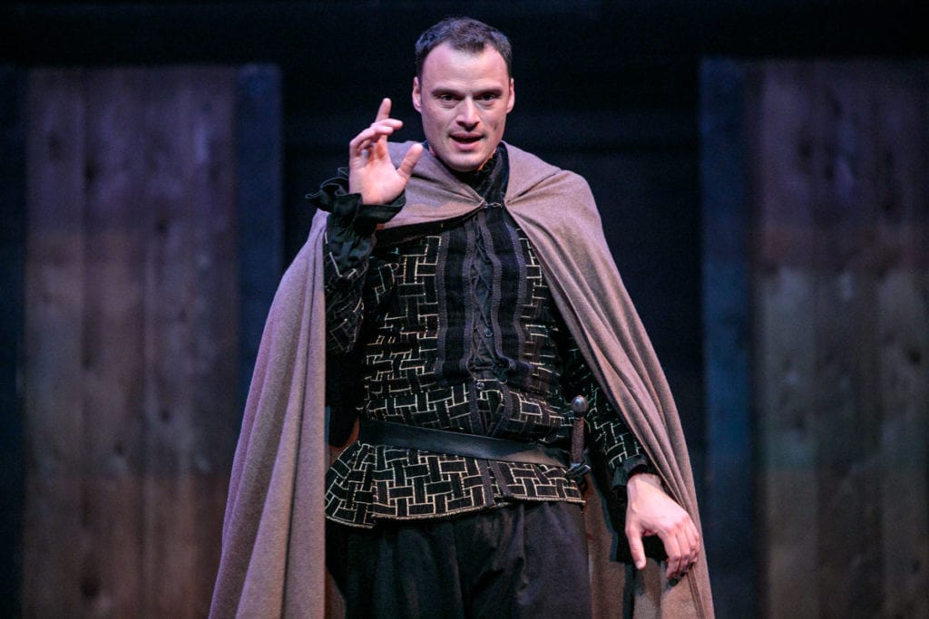 Shakespeare Tavern's new "Hamlet" both embraces and defies tradition ...