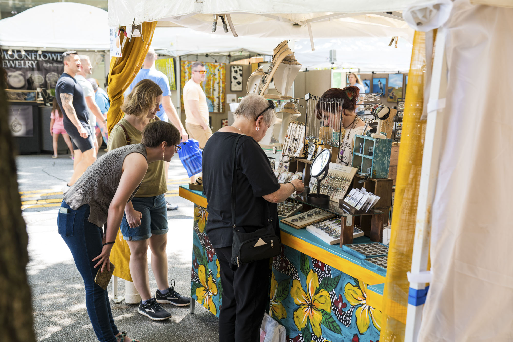 Decatur Square comes alive with art during Decatur Arts Festival - ARTS ATL