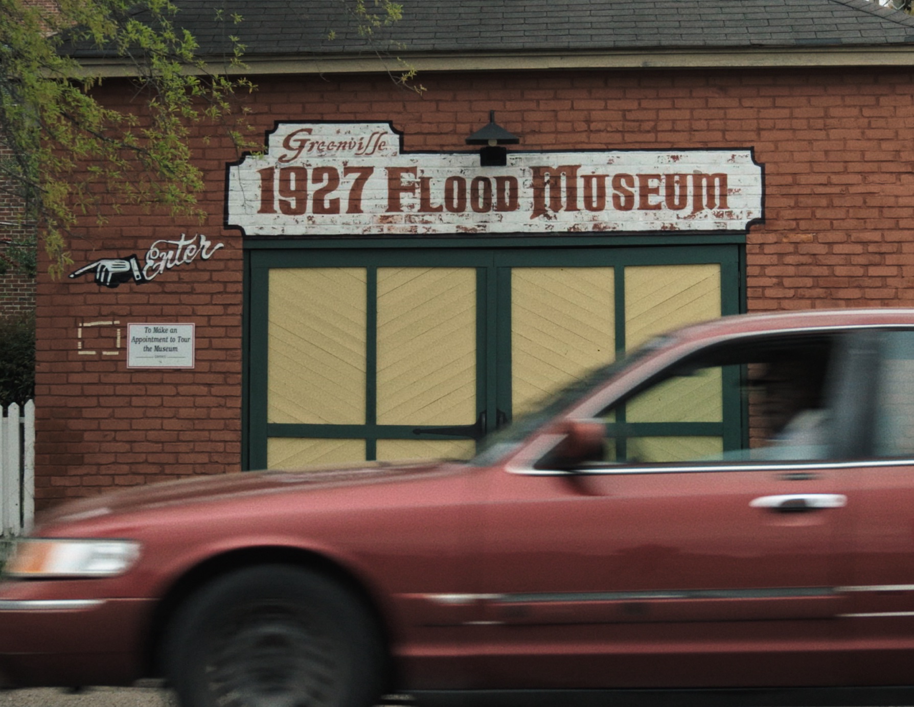 Review: ‘It's in the Voices’ shows and tells a complex story of the ...