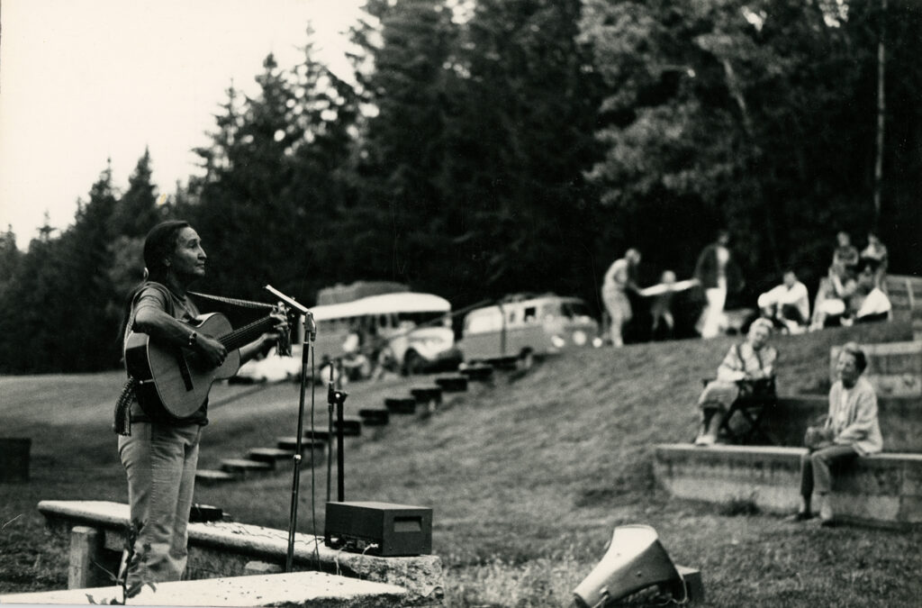 The life of an unsung folk music activist documented in ‘Singing for ...