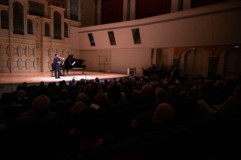 Review: Opening the Spivey Hall season, Joshua Bell turns the knob to ...