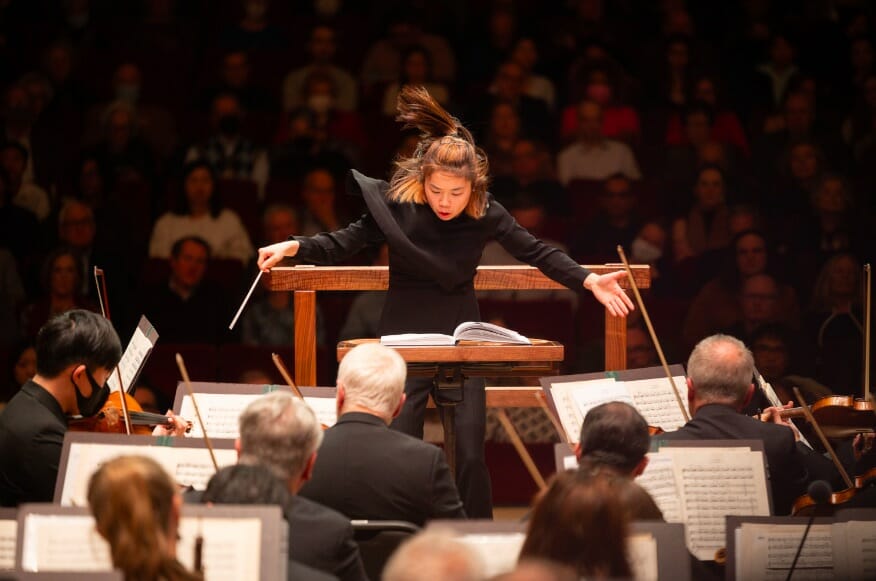 Review: ASO, violinist Hilary Hahn soar under baton of conductor Elim ...