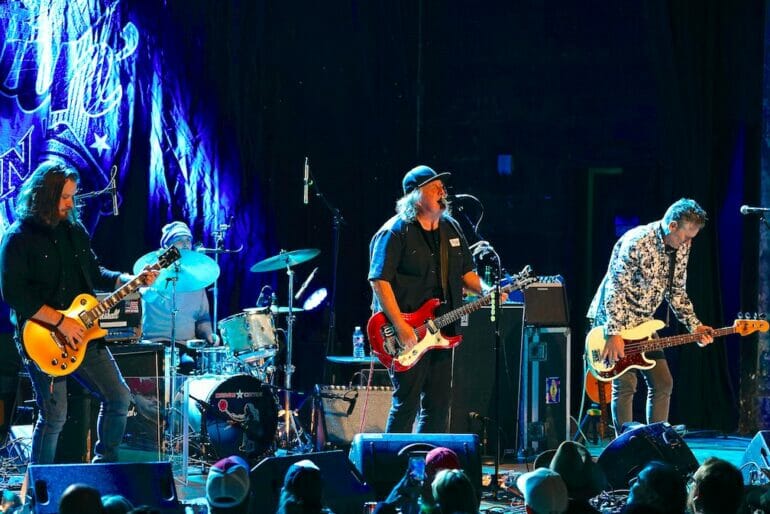 February concert photos: Drivin N Cryin; Bob Weir at Symphony Hall ...