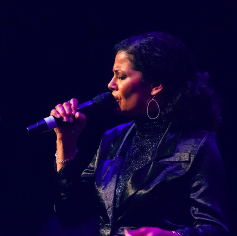 Atlanta vocalist Karla Harris brings elegant voice to Callanwolde jazz ...