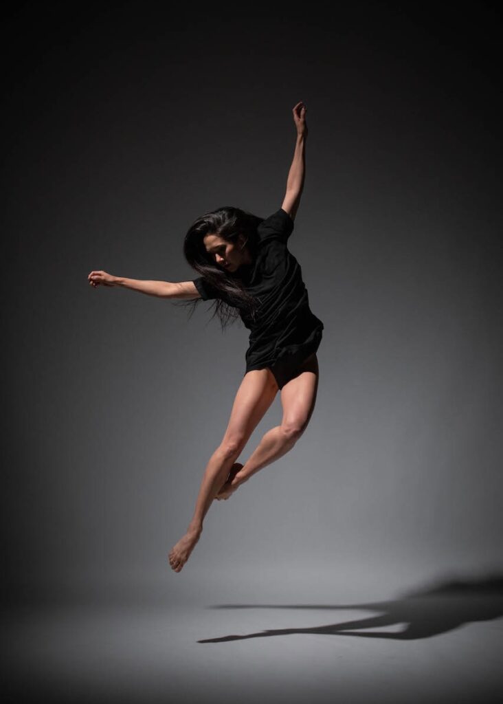 Atlanta dancer Rachel Van Buskirk performs a new move -- to Texas ...