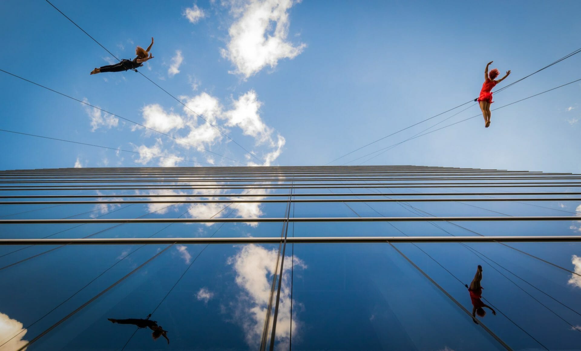 Preview: BANDALOOP to defy gravity dancing on facade of building on ...