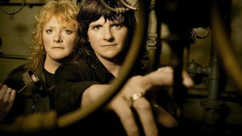 Q&A: Amy Ray and Emily Saliers "Look Long" with new Indigo Girls album ...