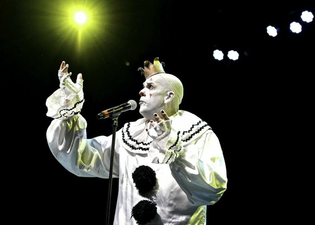 Photos: "Chronic Town" concert brings star-studded lineup to celebrate ...